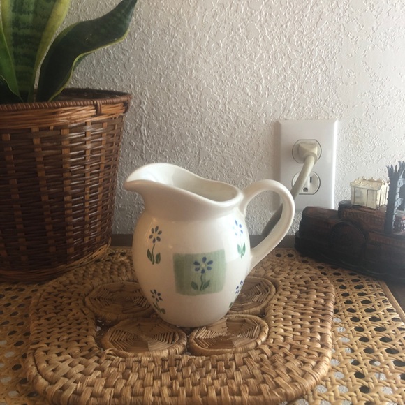 Pfaltzgraff | Dining | Pfaltzgraff Cloverhill Floral Creamer Pitcher ...
